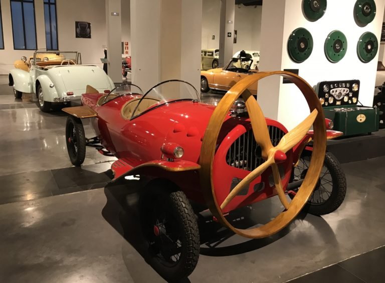 Museo Automovilístico de Málaga (Car Museum) - Malaga Guru